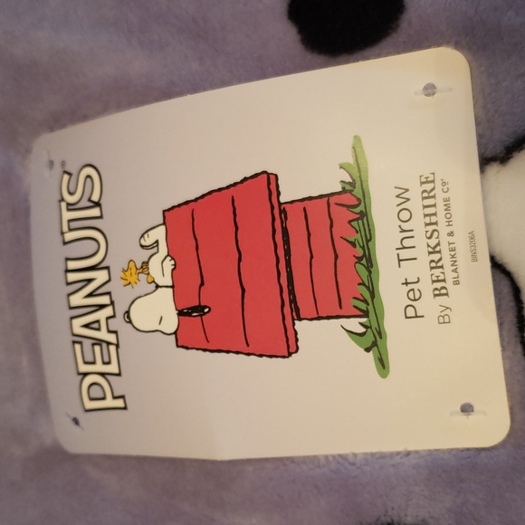 Peanuts | Bedding | Peanuts Snoopy Pet Throw Blanket Nwt | Poshmark